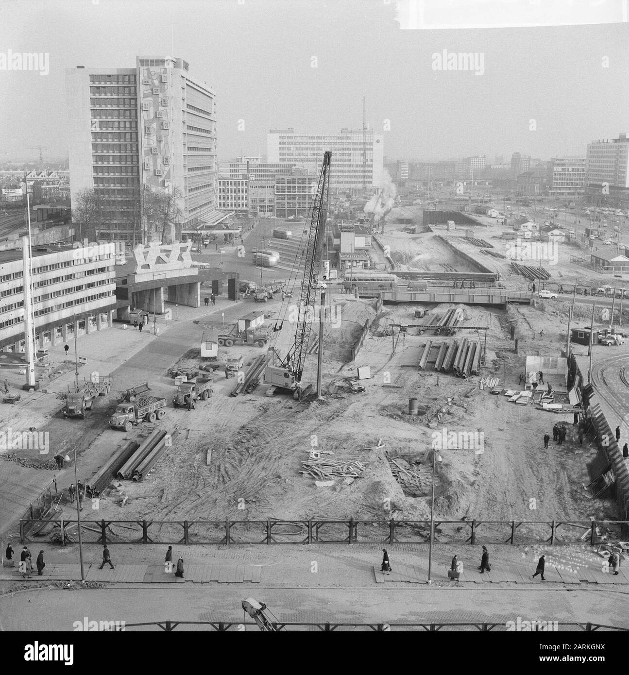 Construction work metro rotterdam Black and White Stock Photos & Images ...