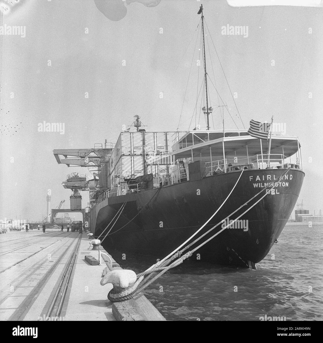 Ship fairland hi-res stock photography and images - Alamy