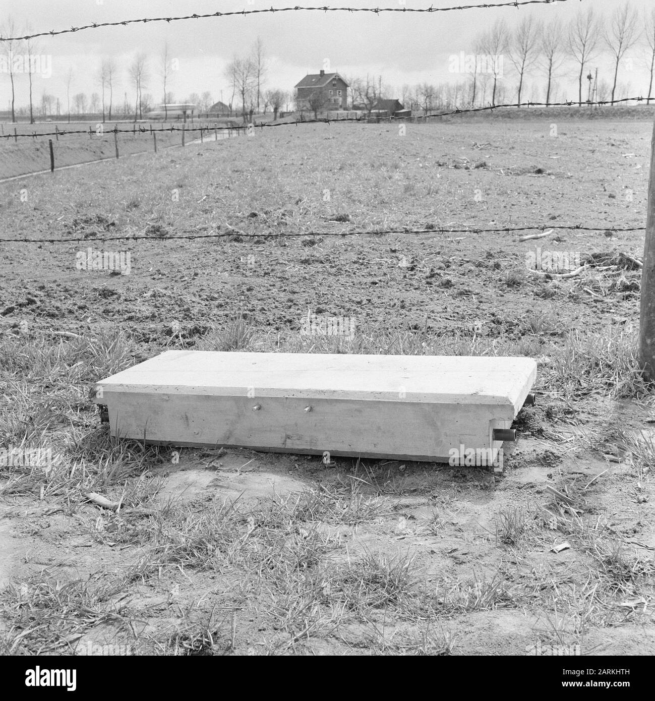 poldering and bemaling, set tensioning, walkways Date: april 1958 ...