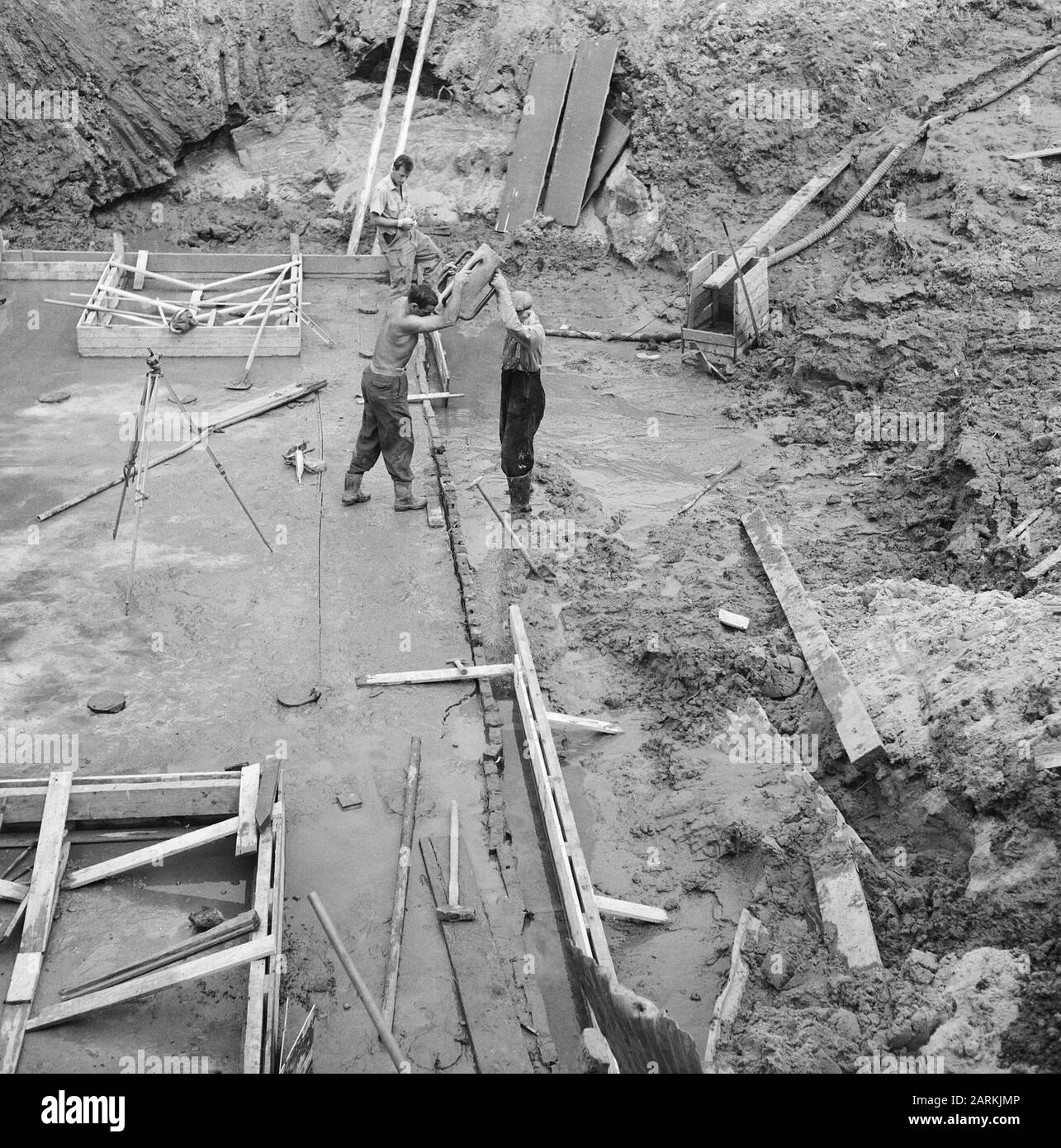 digging and improving canals, building bridges, dams, work, Lek and ...