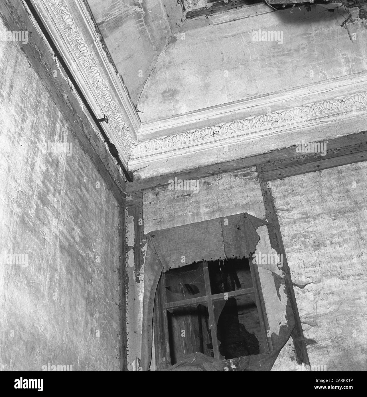 buildings and monuments knhm, interiors, old Date: May 1957 Keywords ...