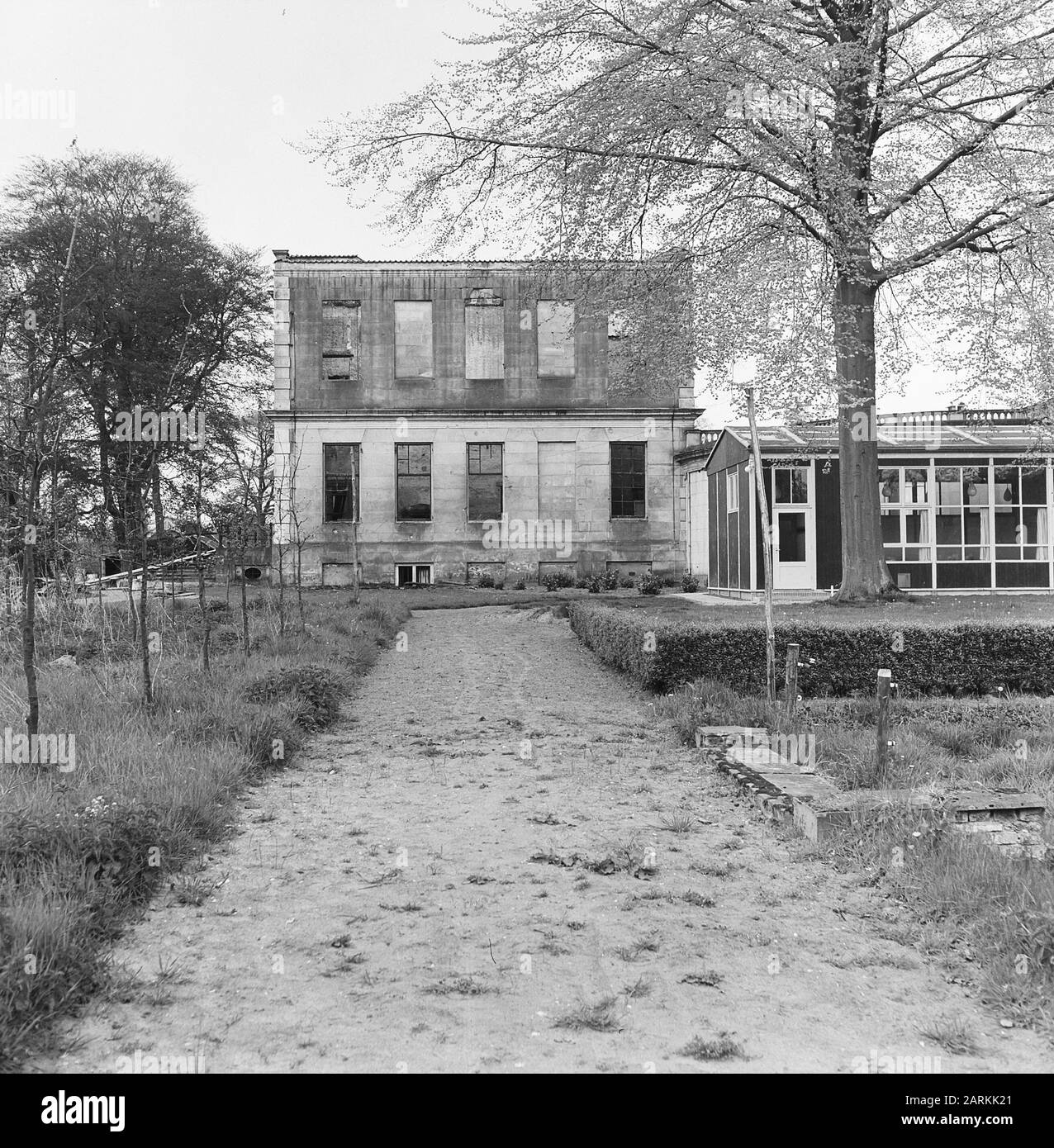 buildings and monuments knhm, exteriors, old Date: May 1957 Keywords ...