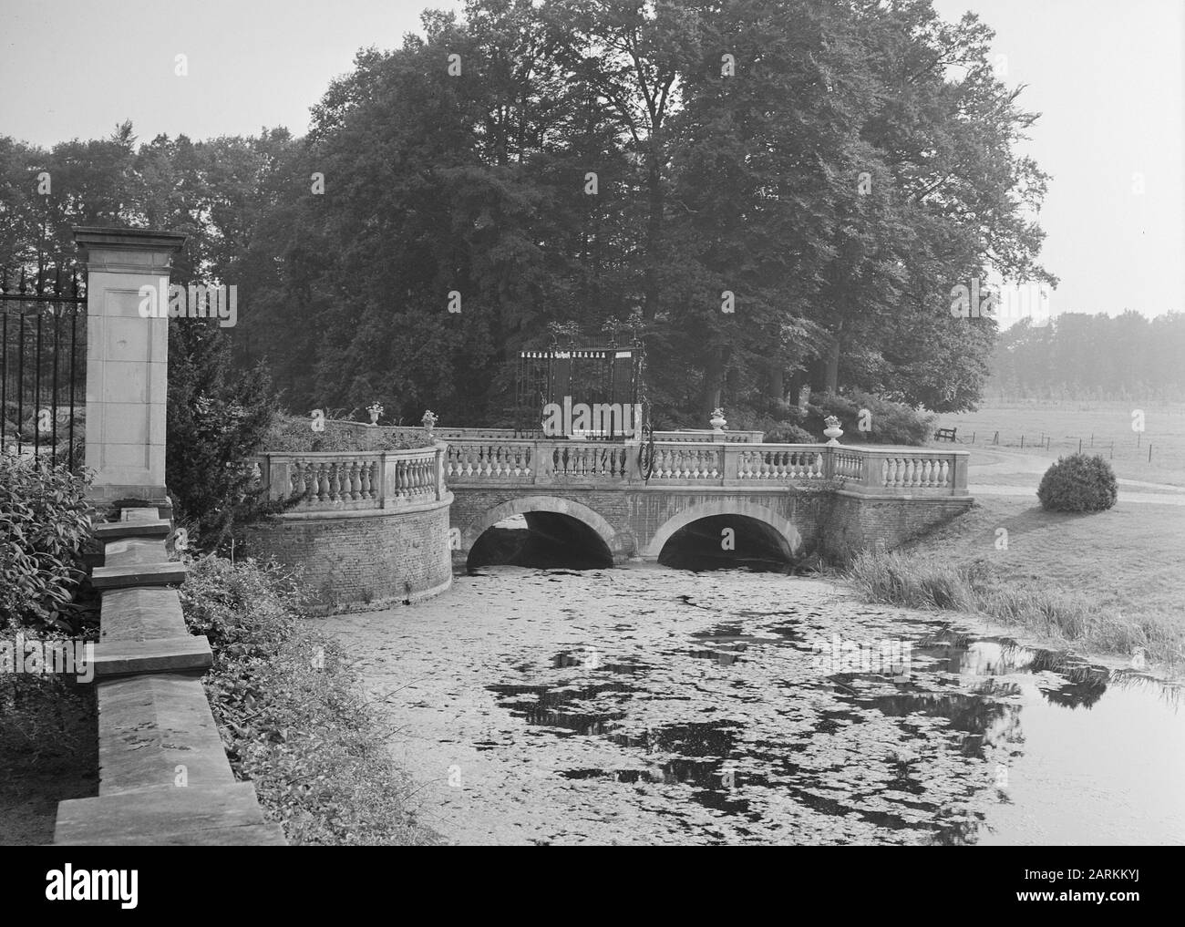 Estate landgoed Black and White Stock Photos & Images - Alamy