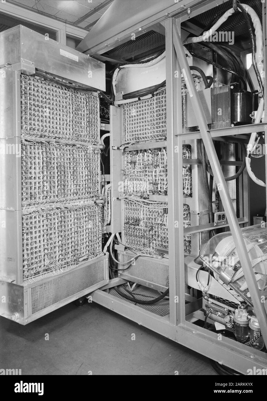 buildings and monuments knhm, typewriters, ibm type 650 magnetic drum ...