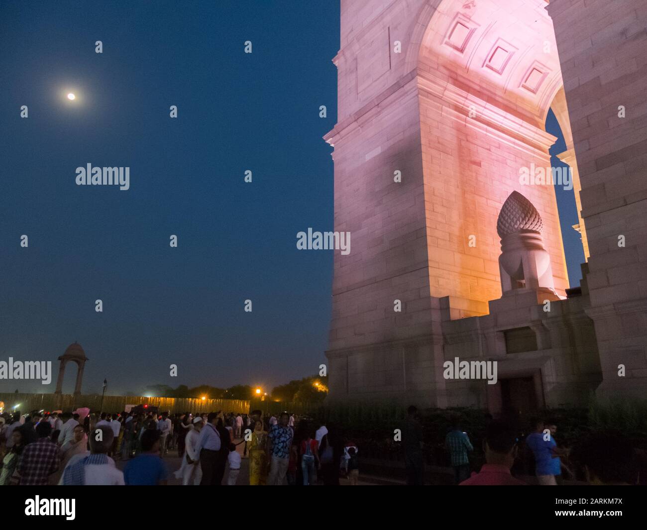 India gate lights night new hi-res stock photography and images - Alamy