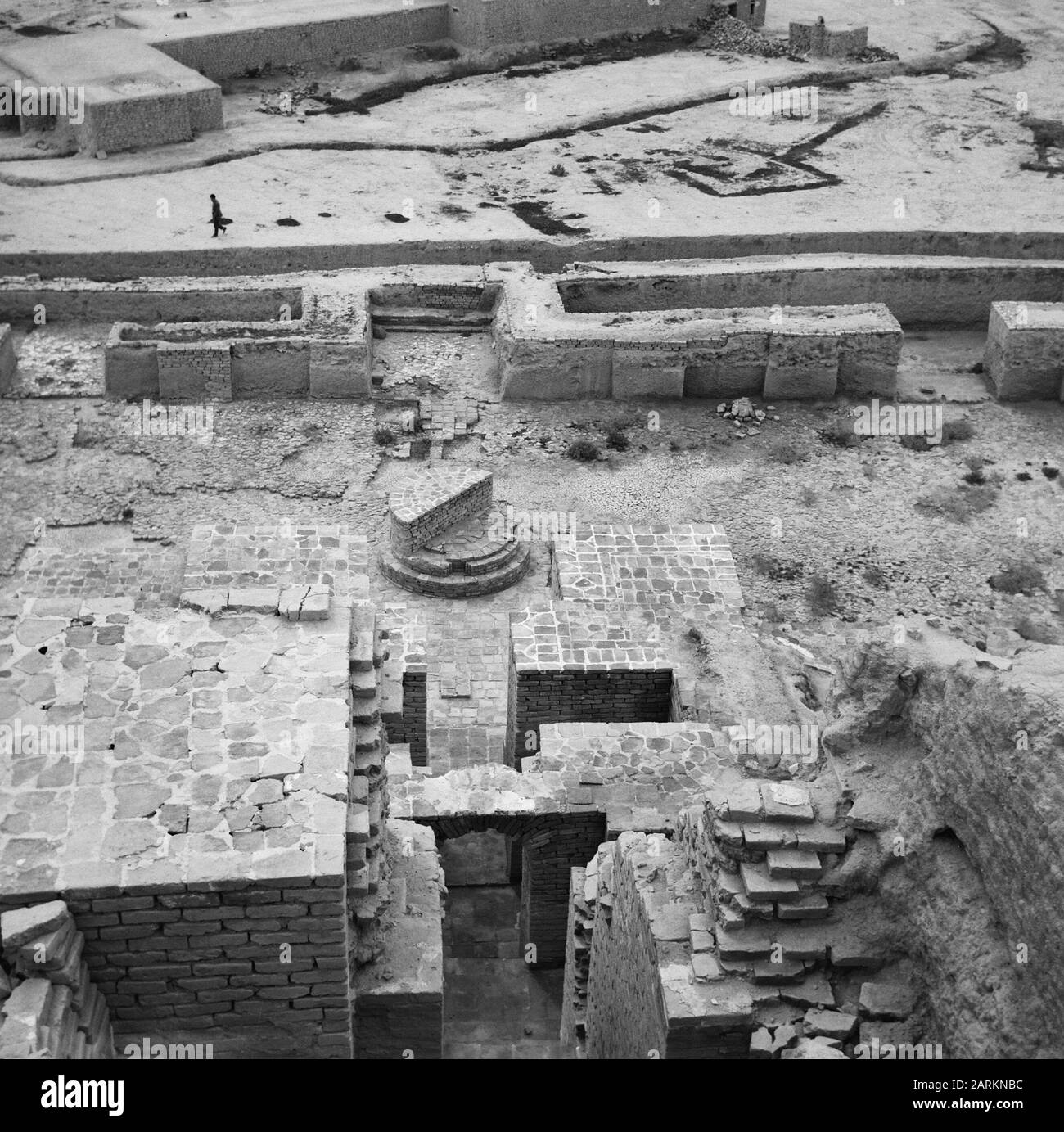 Remnants of ancient ruins Black and White Stock Photos & Images - Alamy