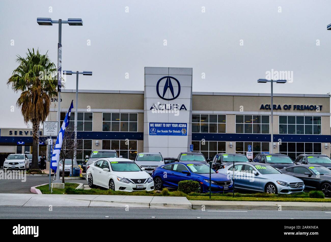 Acura dealership sign hi-res stock photography and images - Alamy