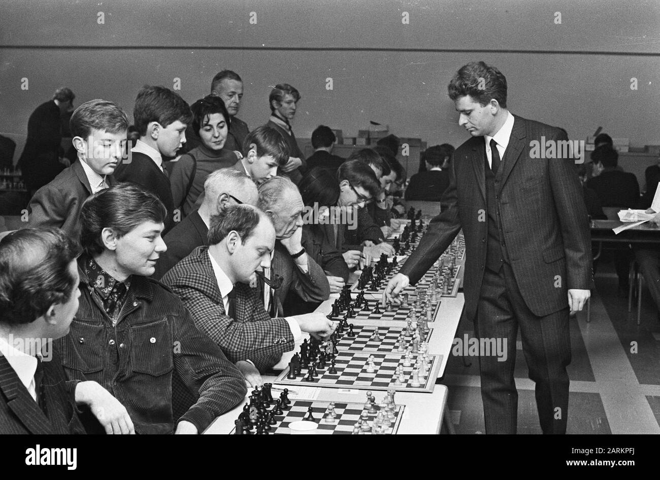 Various chess players hi-res stock photography and images - Alamy