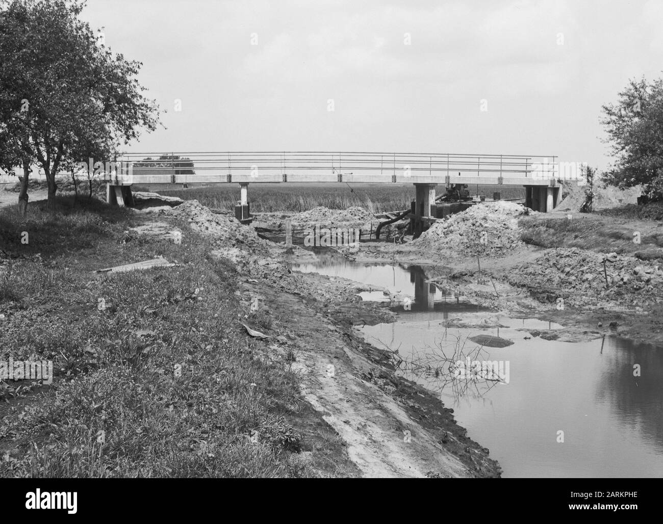 poldering and bemaling, bridges, water boards Date: June 1954 Location ...