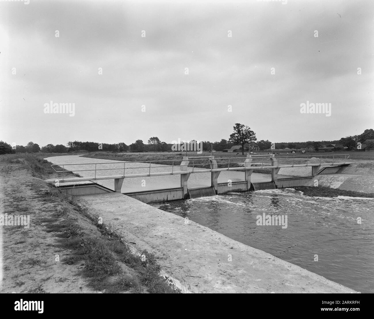 Dams reservoirs Black and White Stock Photos & Images - Alamy