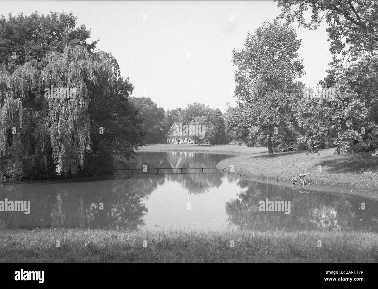 Pond van estate Het Smalenbroek te Lonneker near Enschede Date: undated ...
