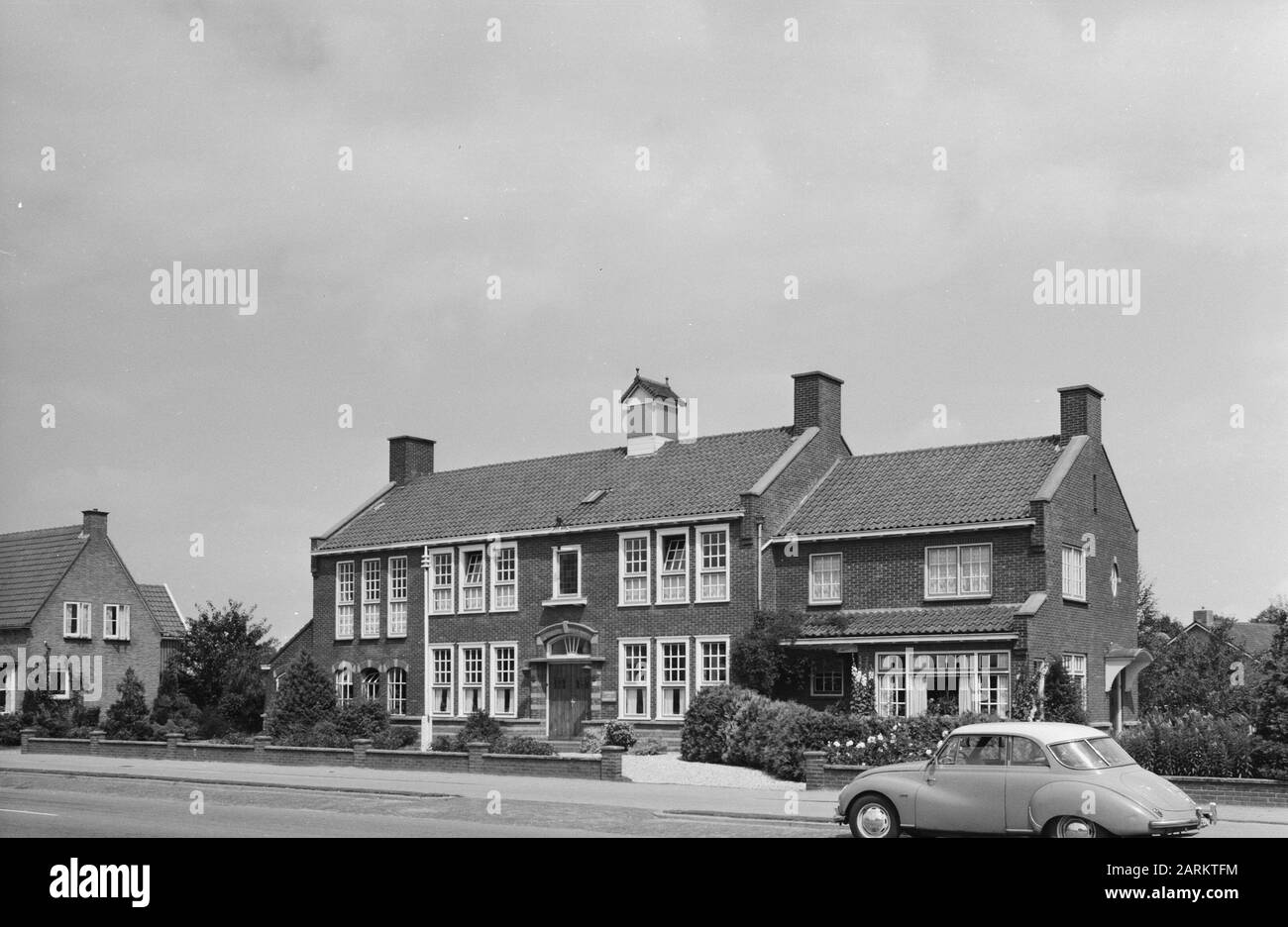 Board houses Black and White Stock Photos & Images - Alamy