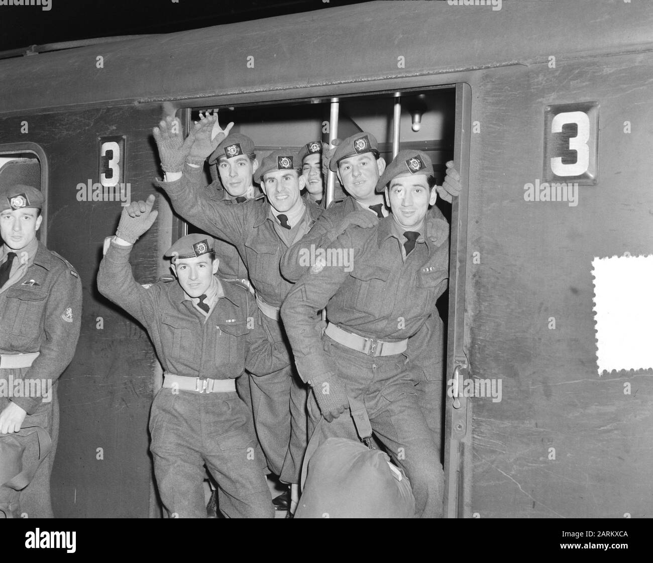 Volunteers korea Black and White Stock Photos & Images - Alamy