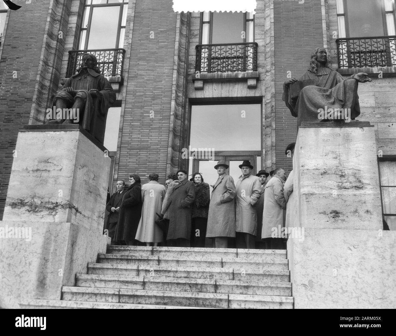 Busy court case hi-res stock photography and images - Alamy