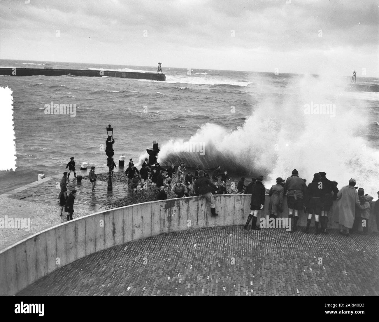 December 1955 hi-res stock photography and images - Alamy