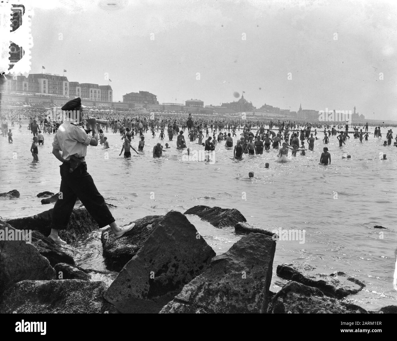 Day 12 august Black and White Stock Photos & Images - Alamy