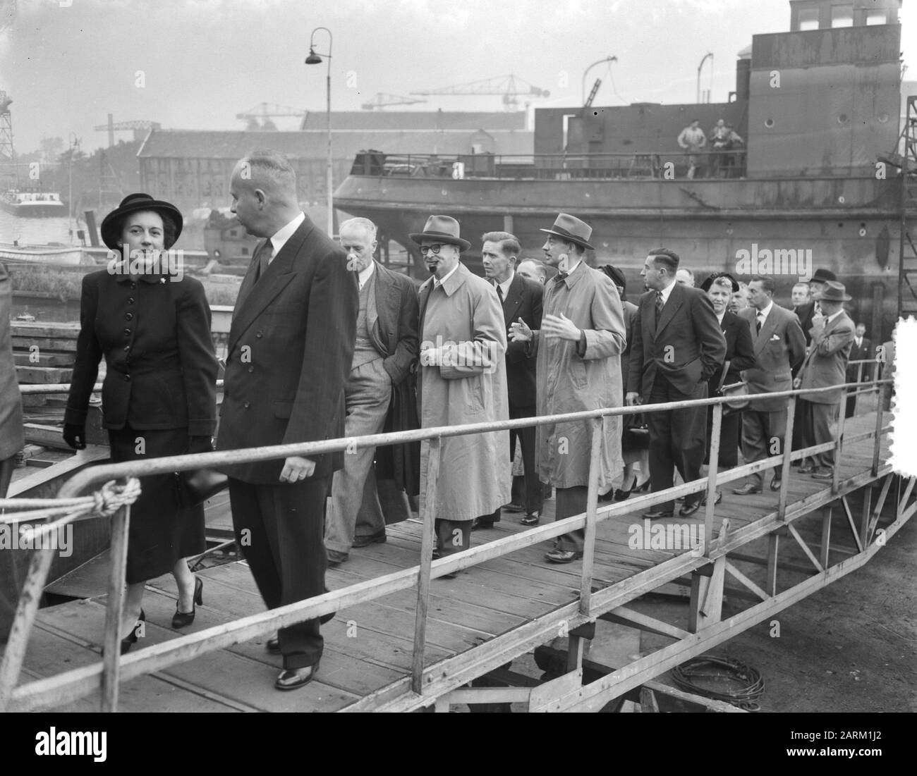 16 october 1953 Black and White Stock Photos & Images - Alamy