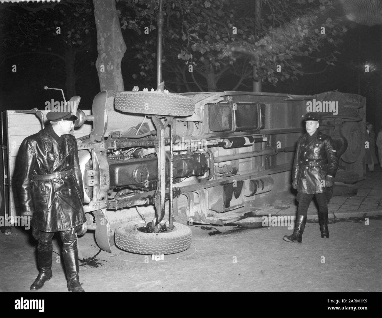 Truck bumped into line 10 and hit the Frederik Hendrik Plantsoen Date ...