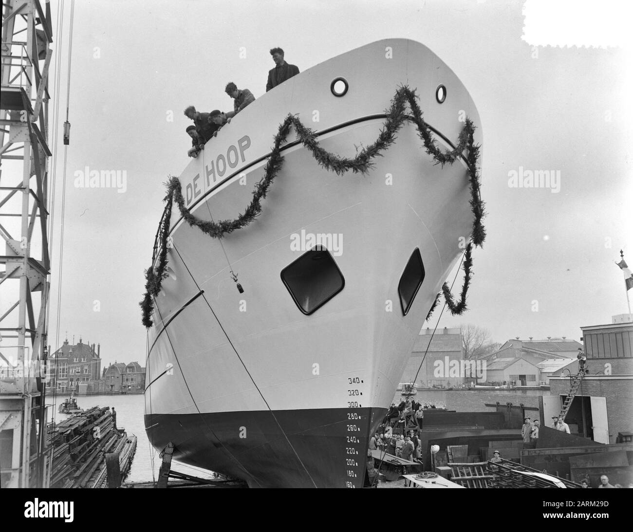 Launching hospital church ship De Hoop Date: May 7, 1955 Keywords ...