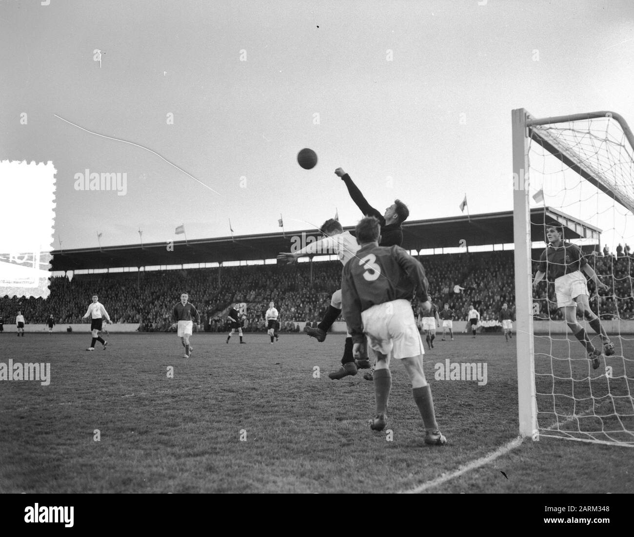 Football international friendly 1956 Black and White Stock Photos ...