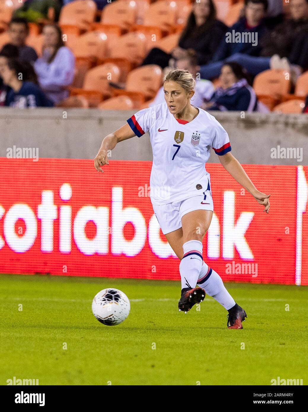 Sports_action_images hi-res stock photography and images - Alamy