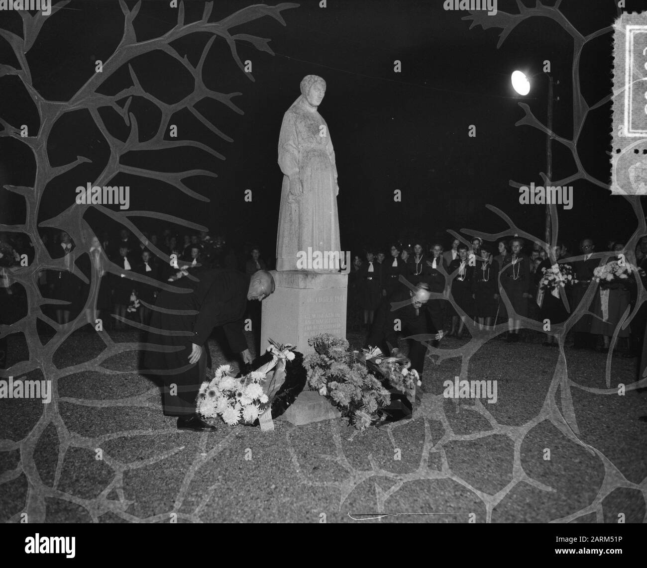 October war memorial Black and White Stock Photos & Images - Alamy