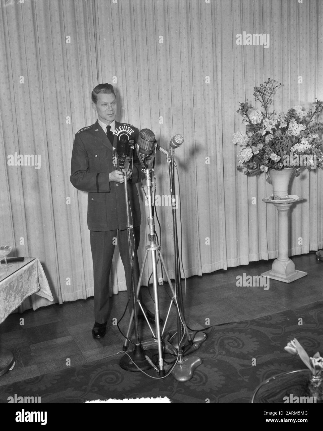 General norstad commissioner nato forces hi-res stock photography and ...