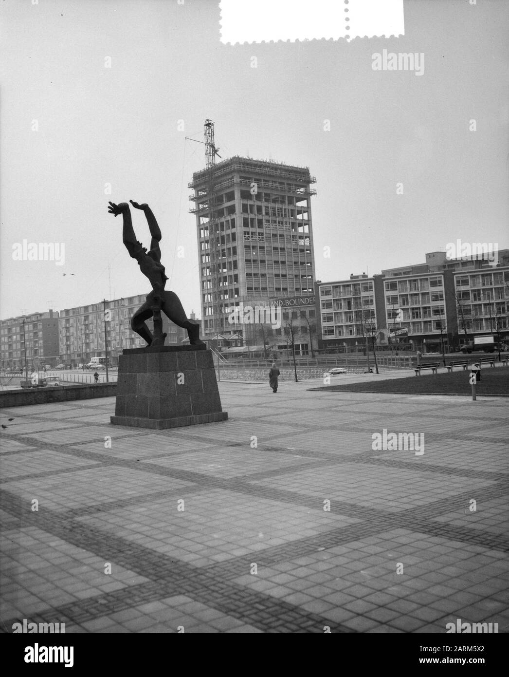 Rotterdam statues hi-res stock photography and images - Alamy