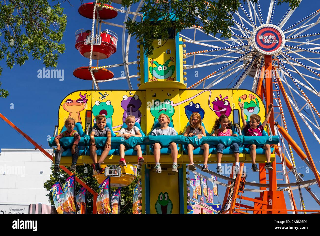 Wonder shows hi-res stock photography and images - Alamy