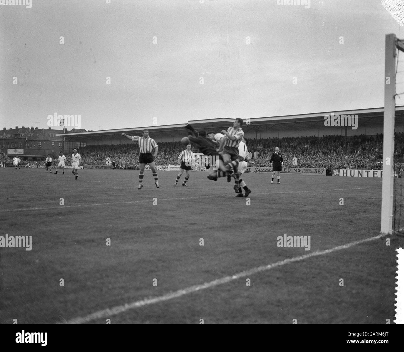 Stanley matthews hi-res stock photography and images - Alamy