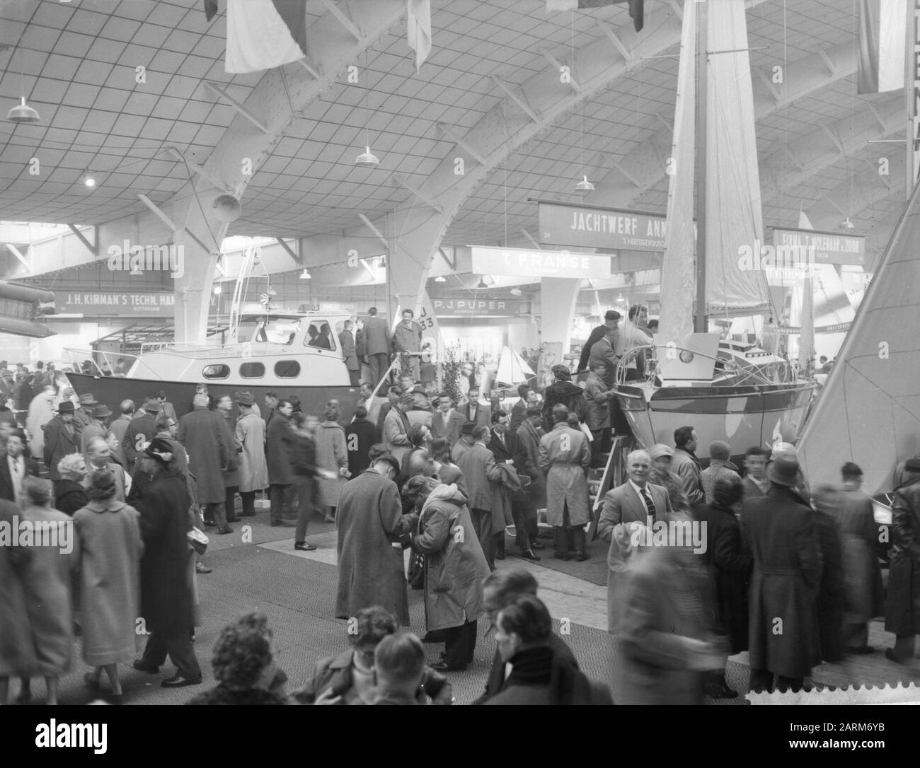 Exhibition crowds Black and White Stock Photos & Images - Alamy