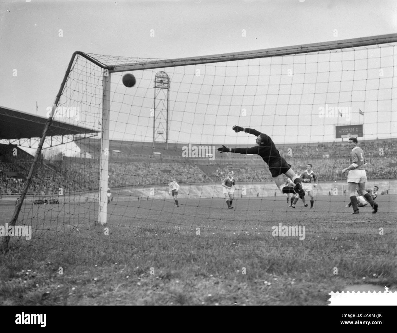 Van der net hi-res stock photography and images - Alamy