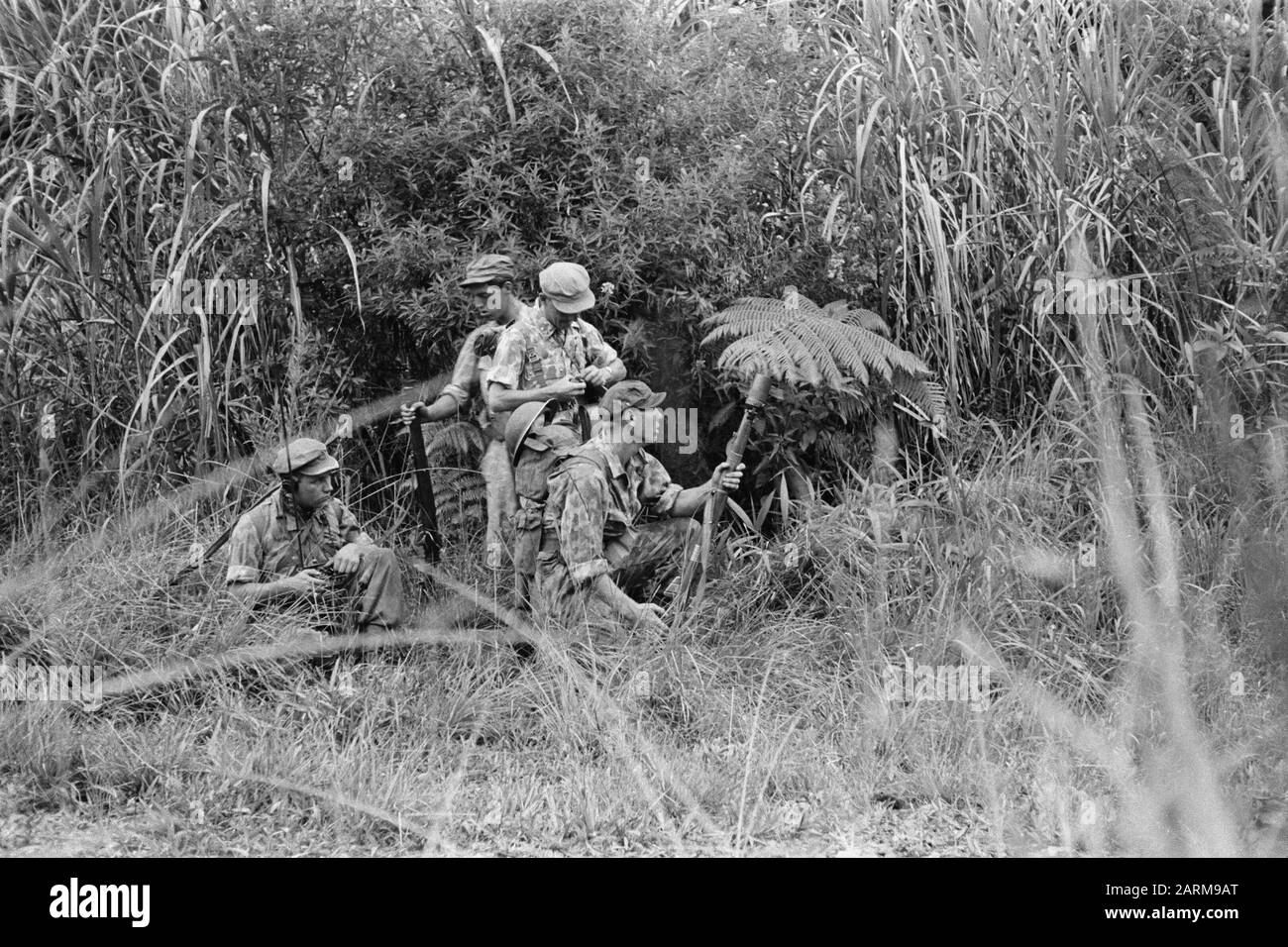 Action Bandoeng (1st Police Action 21-24 July 1947) Four soldiers in ...