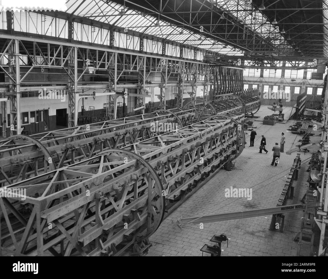 Overview factory hall hi-res stock photography and images - Alamy