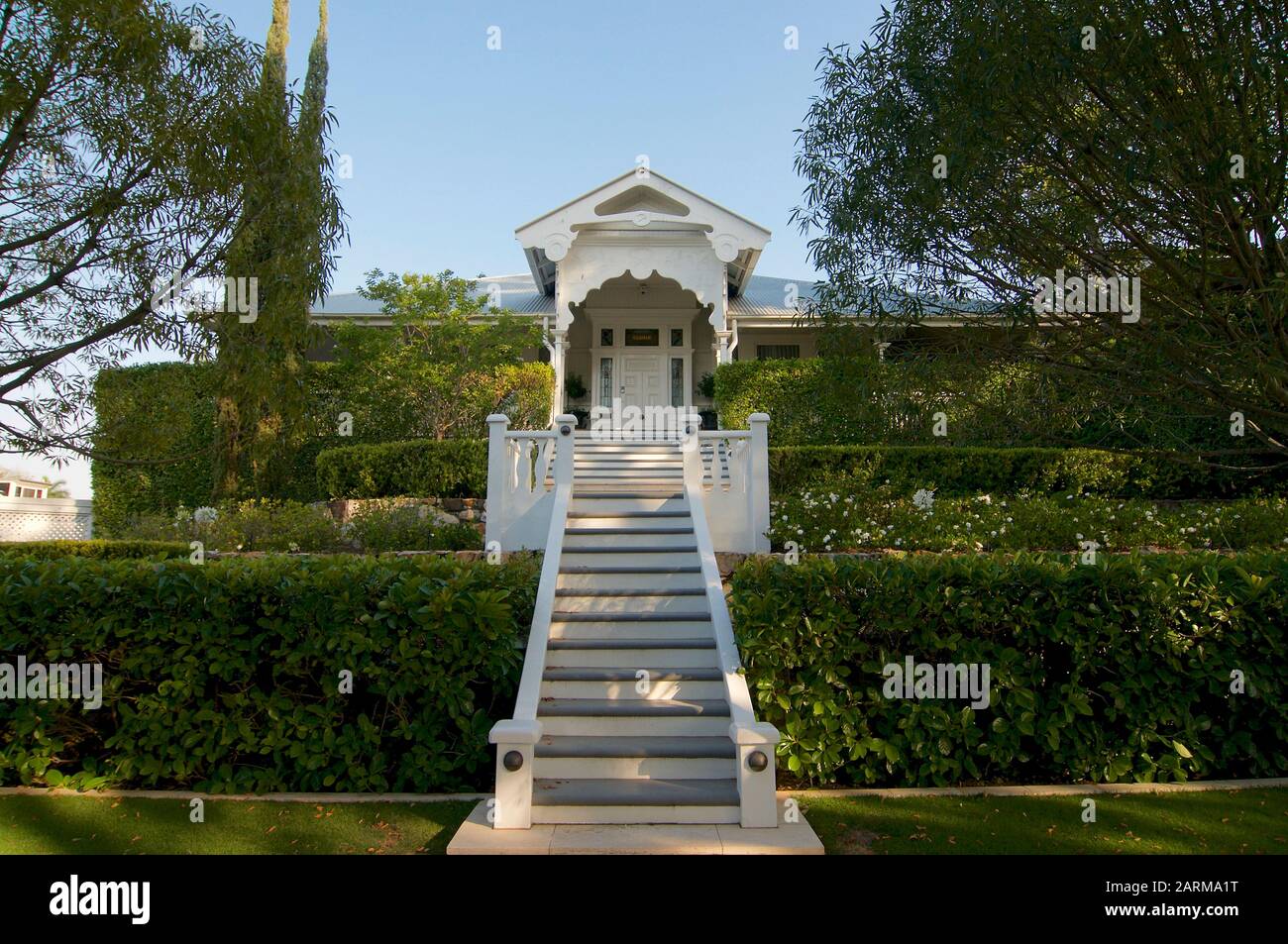 Australian architecture house veranda hi-res stock photography and ...