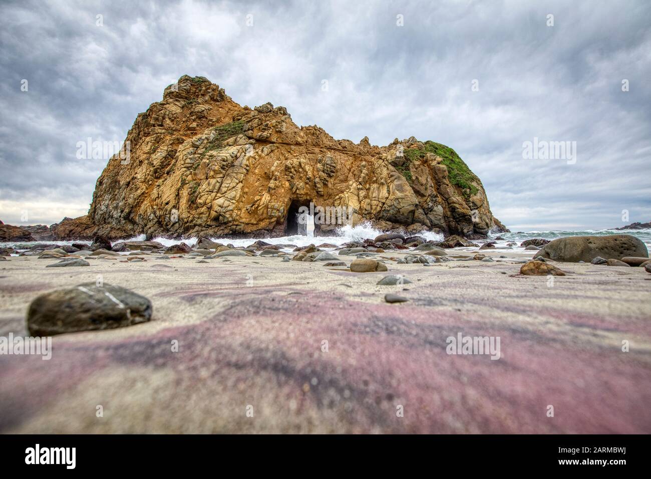 Experience the natural beauty of Keyhole Rock at Big Sur's Pfeiffer ...