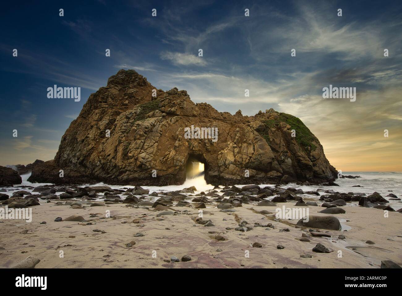 Keyhole rock at pfeiffer beach hi-res stock photography and images - Alamy