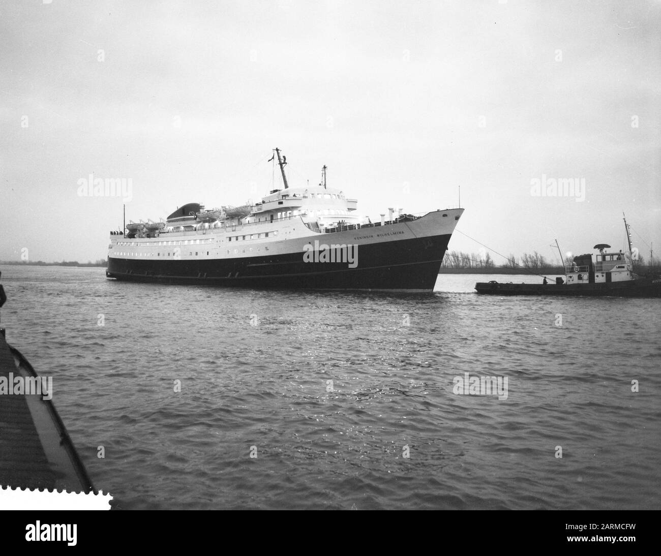 Rotterdam shipyards Black and White Stock Photos & Images - Alamy