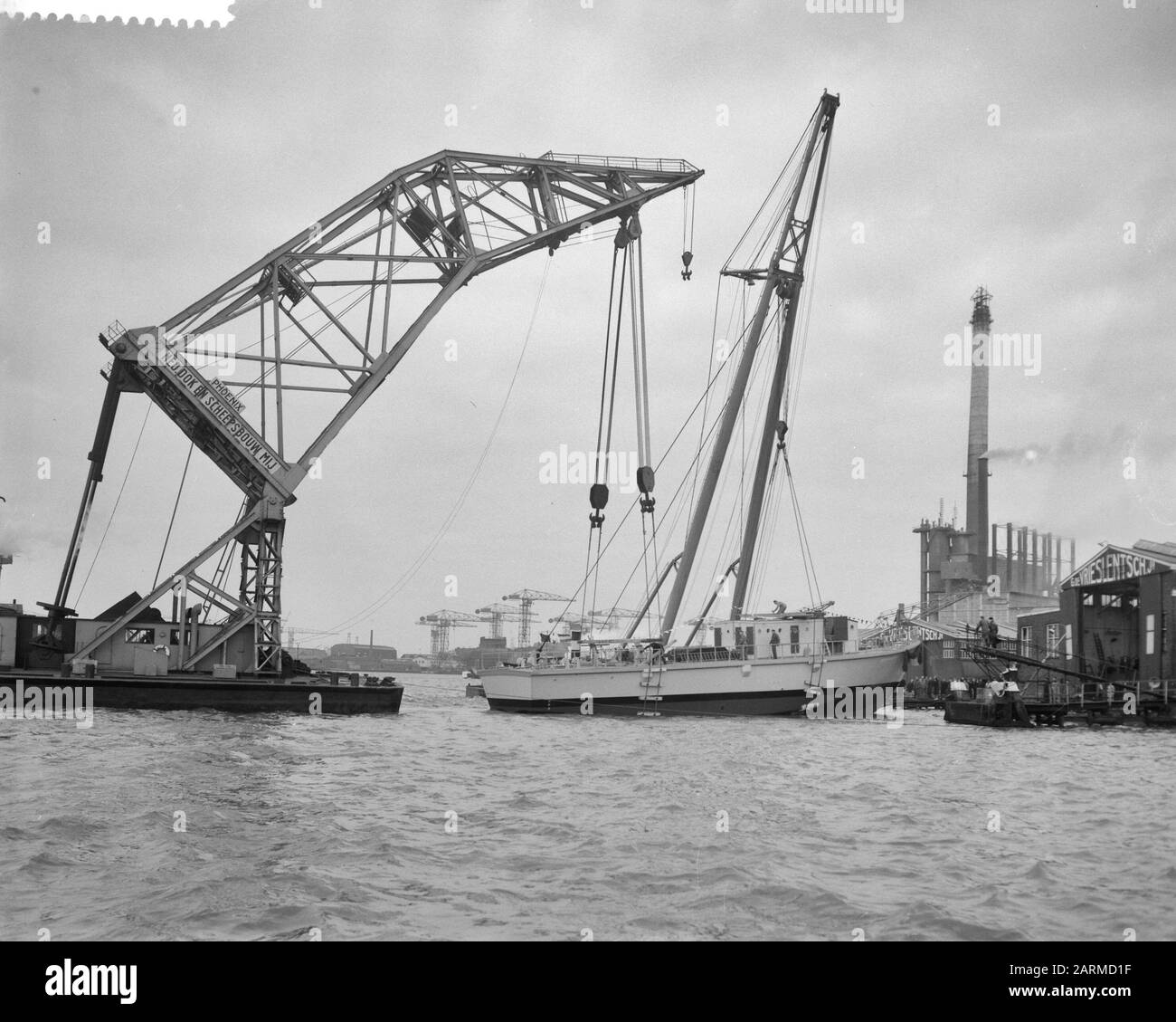 Shallow water minesweeper hi-res stock photography and images - Alamy