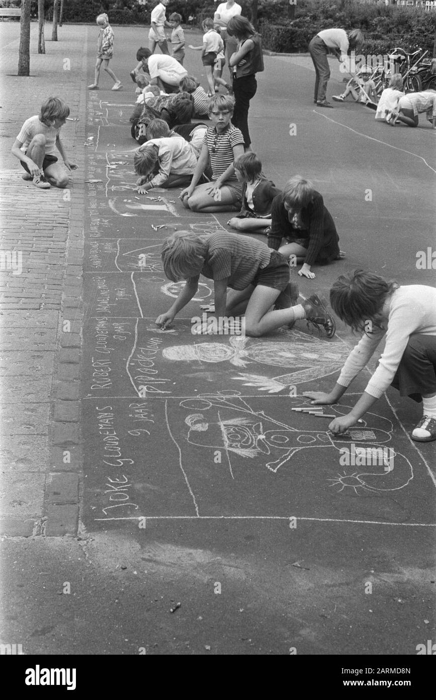 Holiday, children drawing Date: July 13, 1971 Keywords: Children ...