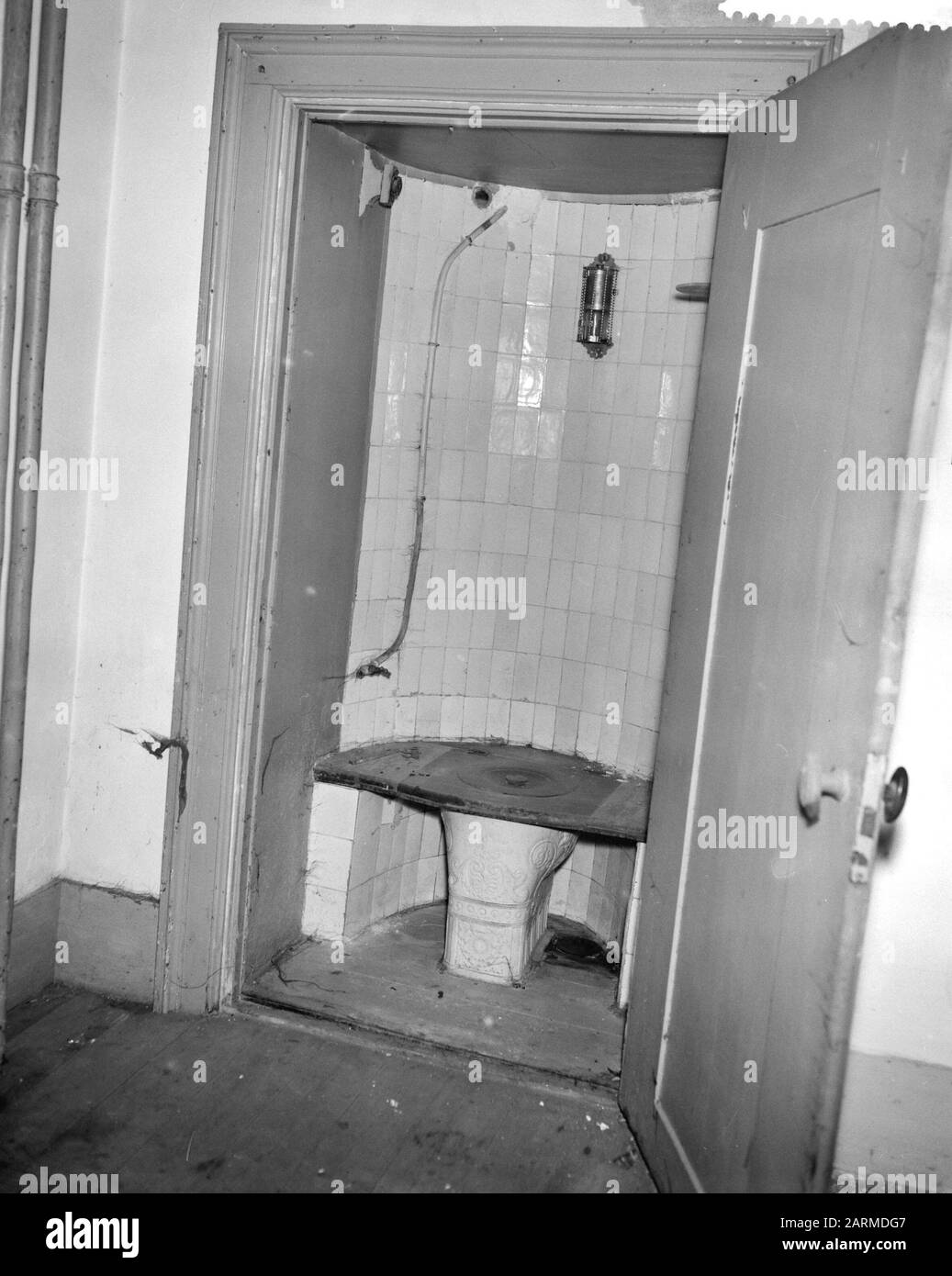 Restoration Royal Palace in Amsterdam, toilet in the Palace Date: April ...