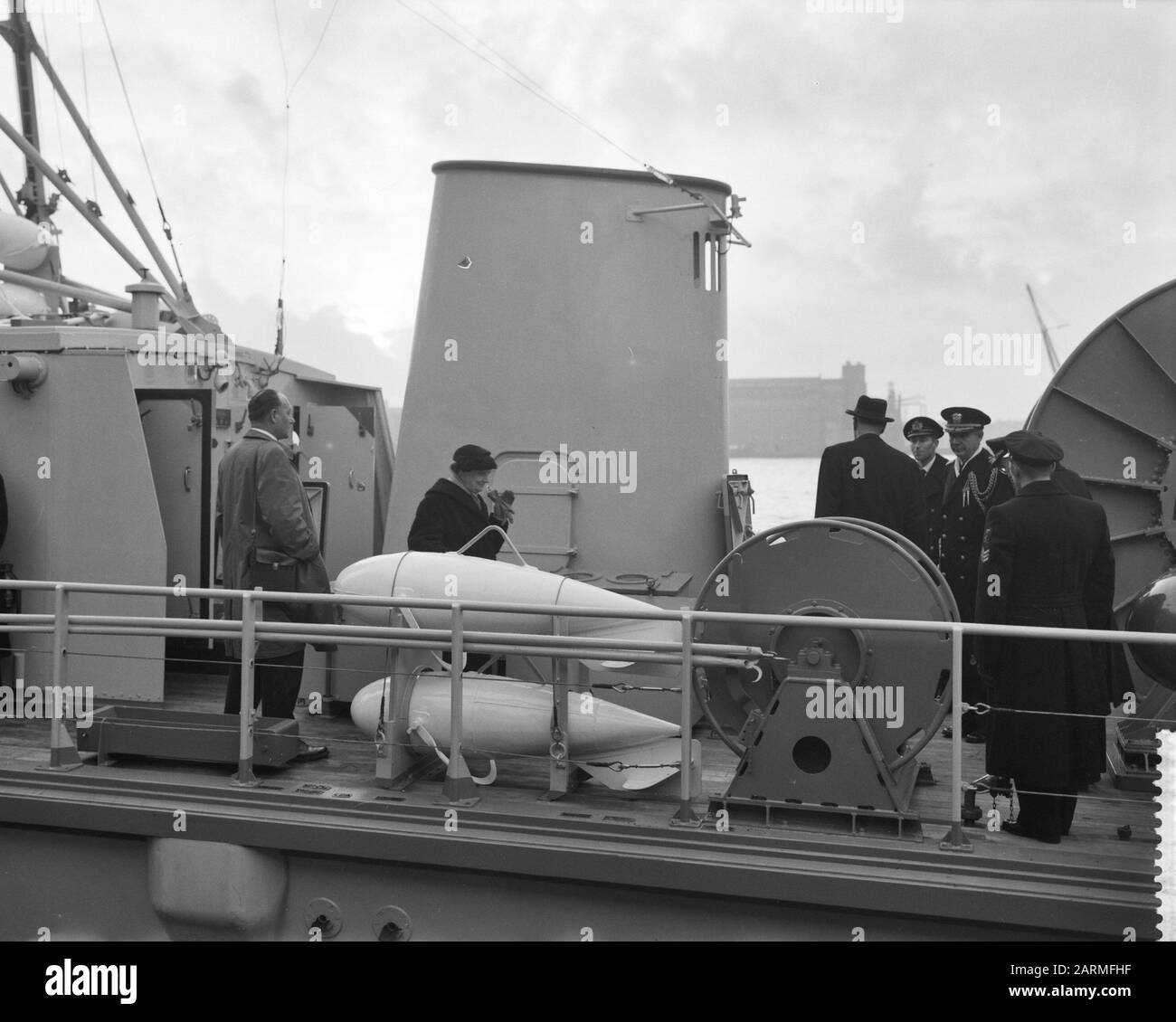 Insertion shallow water mine sweeper Van Hamel in Amsterdam Noord, Mrs ...