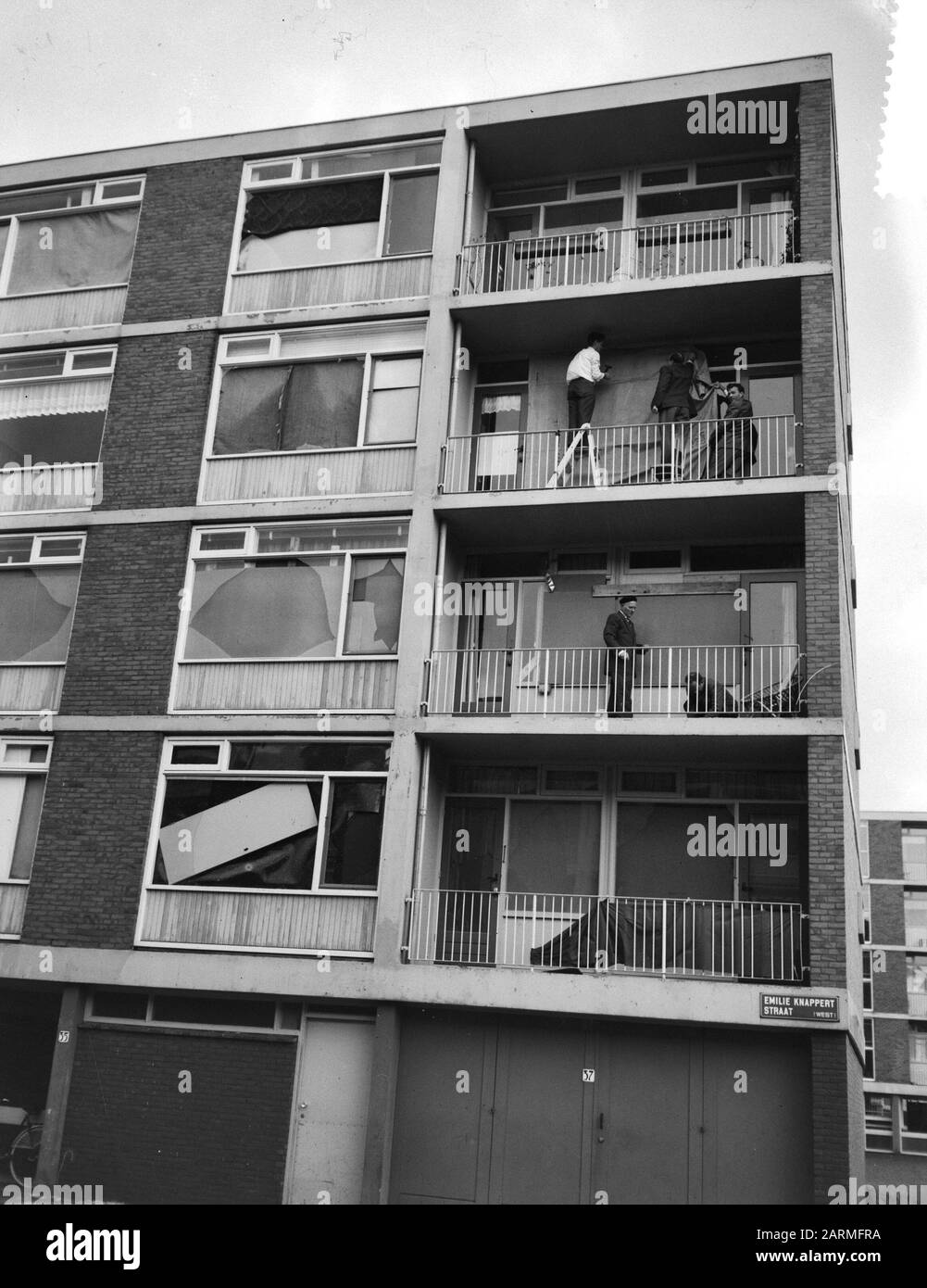 Building refurbished Black and White Stock Photos & Images - Alamy