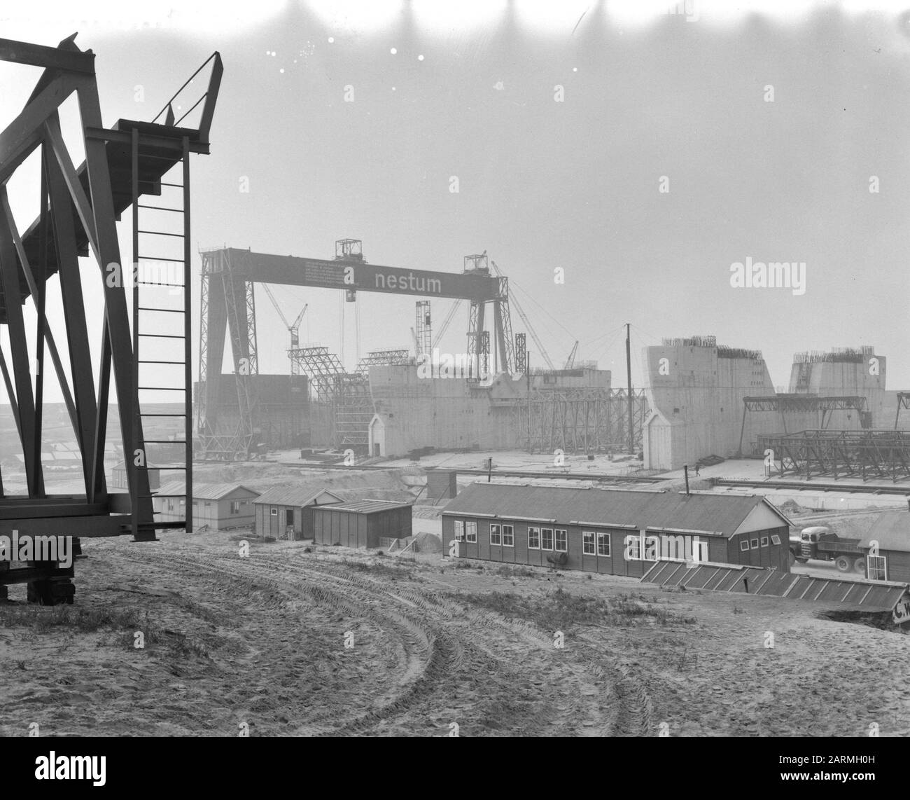 Work Haringvlietdam Date: March 13, 1961 Location: Haringvliet Keywords ...