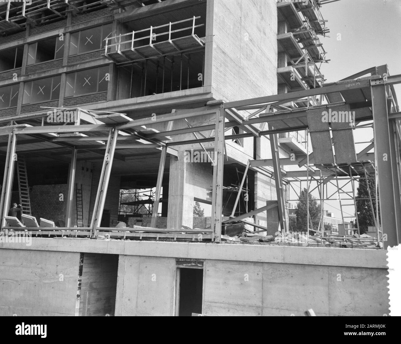 Collapse construction Hilton Hotel Date: May 24, 1961 Keywords ...