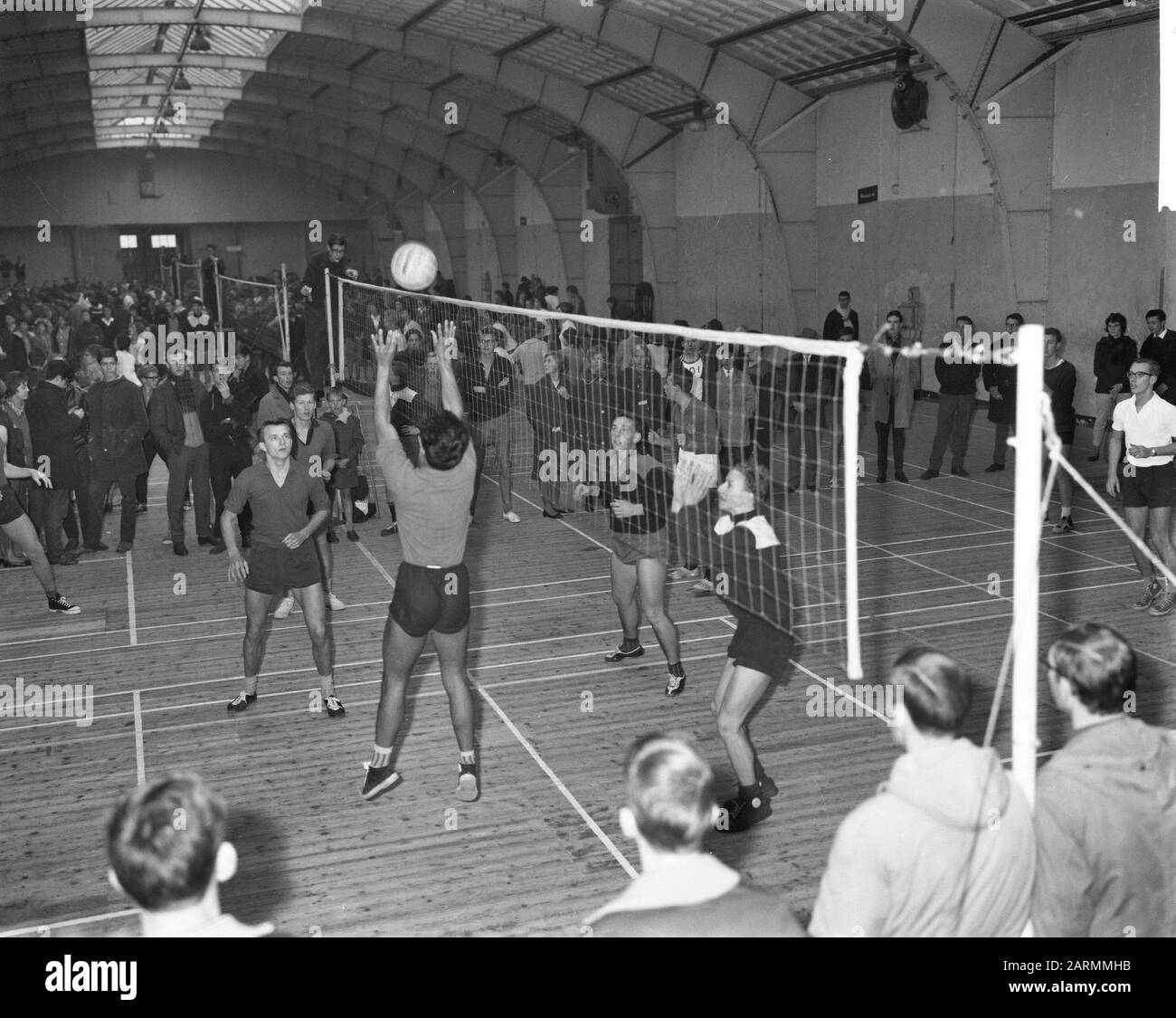 Fall Tournament in old RAI building. Handball Date: 30 October 1961 ...