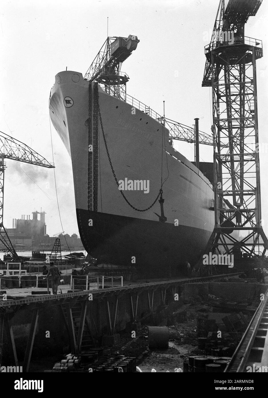 Ship positioning Black and White Stock Photos & Images - Alamy