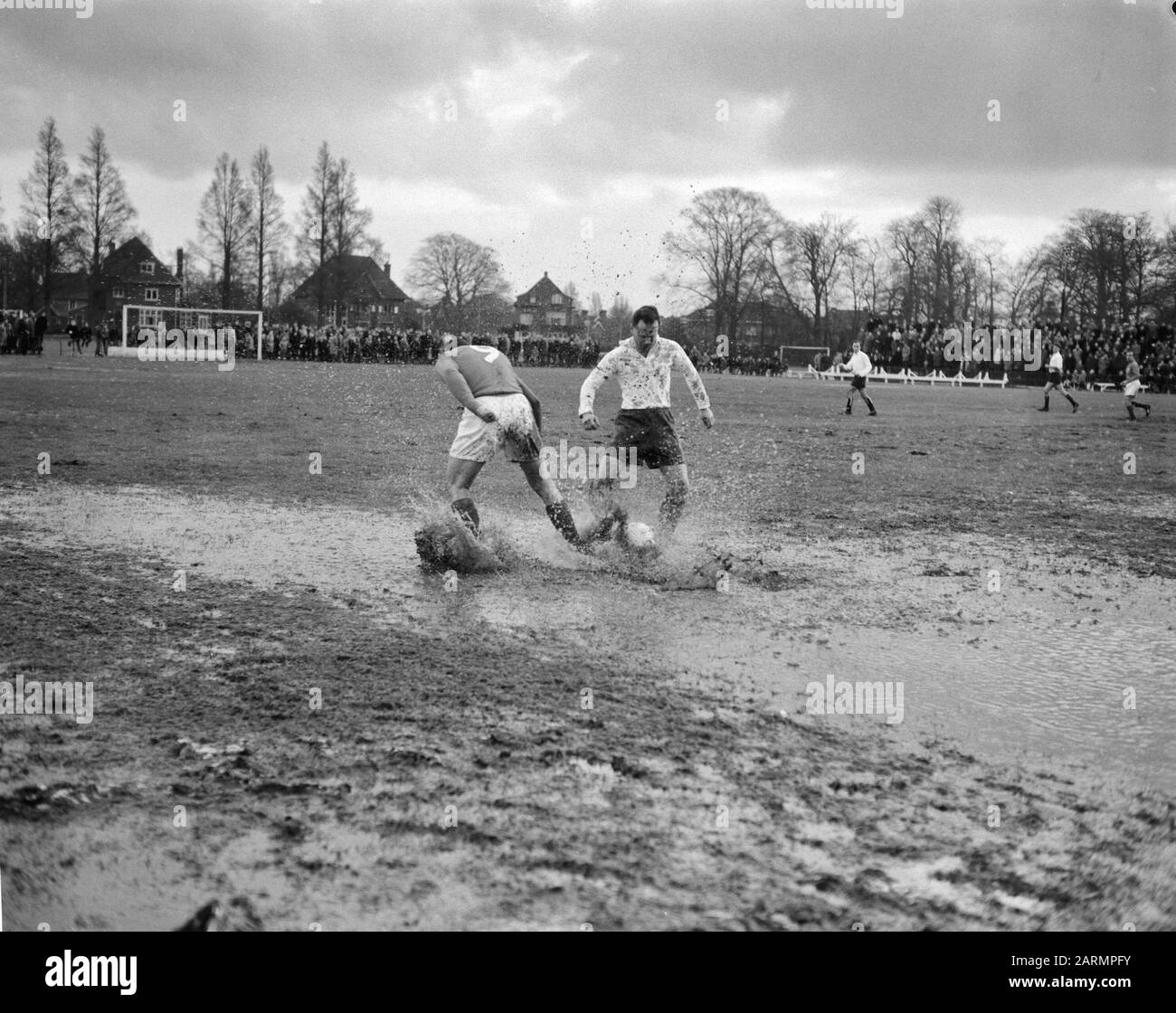 Old internationals match hi-res stock photography and images - Alamy