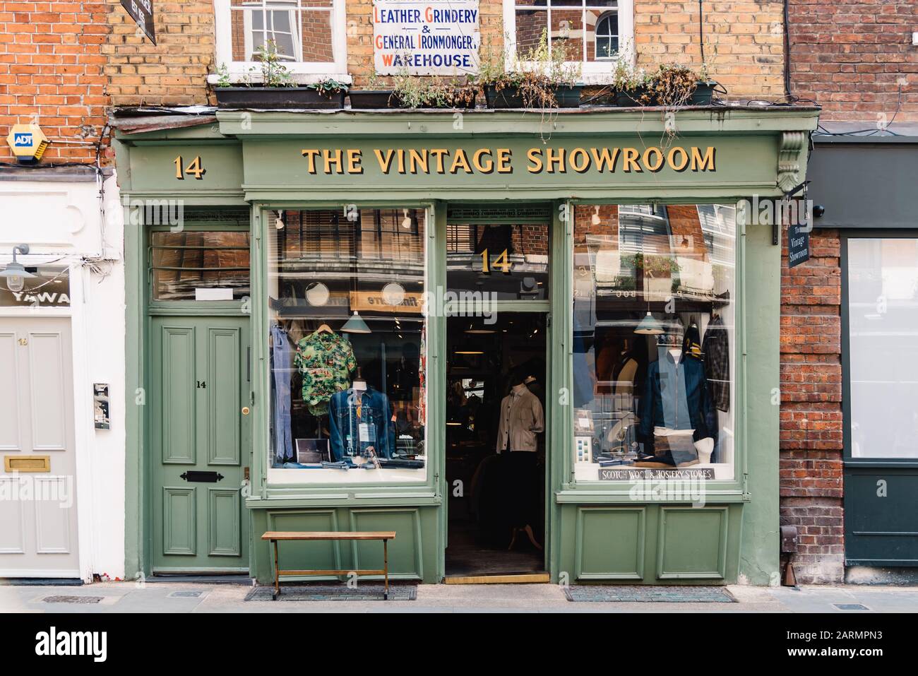 Seven dials london vintage showroom hi-res stock photography and images ...