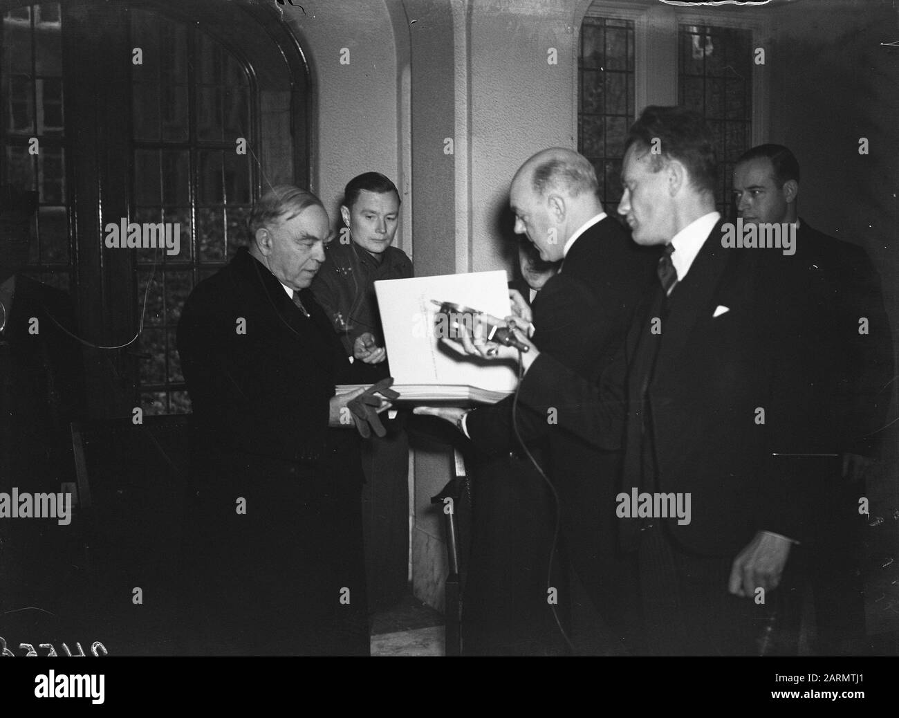 William lyon mackenzie king 1947 hi-res stock photography and images ...